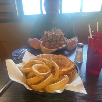 SHINDIGS COUNTRY KITCHEN BAR & STAGE - Updated June 2025 - 113 Photos ...