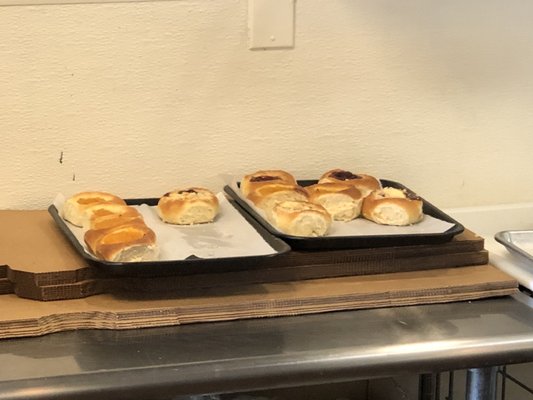 JUST A PINCH BAKERY - 28 Photos & 33 Reviews - Bakeries - 630 E 29th St ...