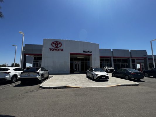 FREEWAY TOYOTA - Updated August 2024 - 122 Photos & 273 Reviews - 1835 ...