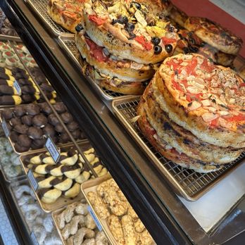 D’AMATO’S BAKERY - Updated June 2024 - 490 Photos & 530 Reviews - 1124 ...