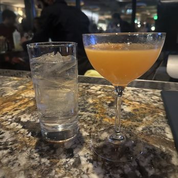 EARLS KITCHEN + BAR - Updated June 2025 - 1754 Photos & 1669 Reviews ...