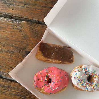 THOMAS DONUT & SNACK SHOP - Updated May 2025 - 617 Photos & 941 Reviews ...