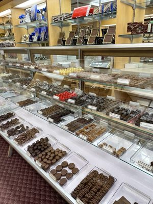 ANTHONY-THOMAS CANDY SHOPPES - Updated July 2025 - 31 Photos & 12 ...