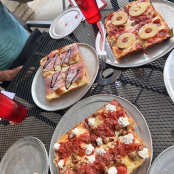 VIA 313 PIZZA - Updated December 2024 - 696 Photos & 1058 Reviews ...