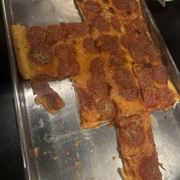 PIRRONE’S PIZZERIA - Updated December 2025 - 121 Photos & 206 Reviews ...