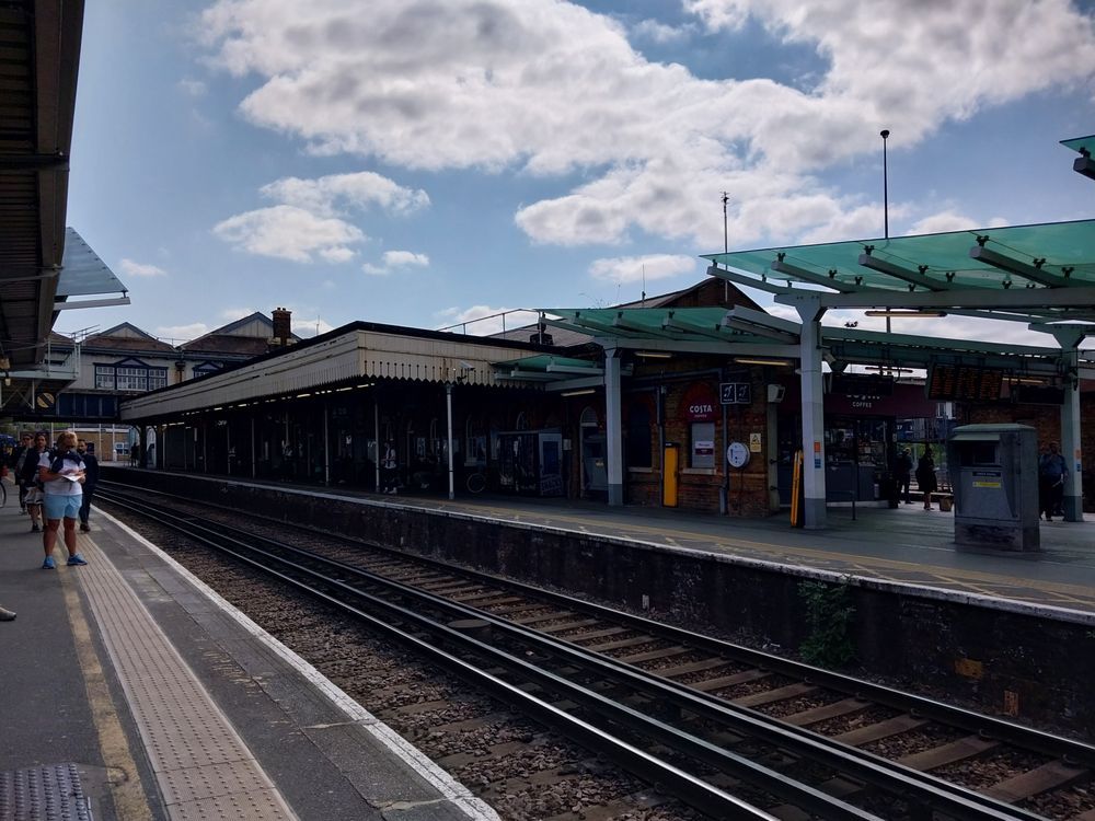 CLAPHAM JUNCTION RAILWAY STATION - Updated September 2025 - 72 Photos ...