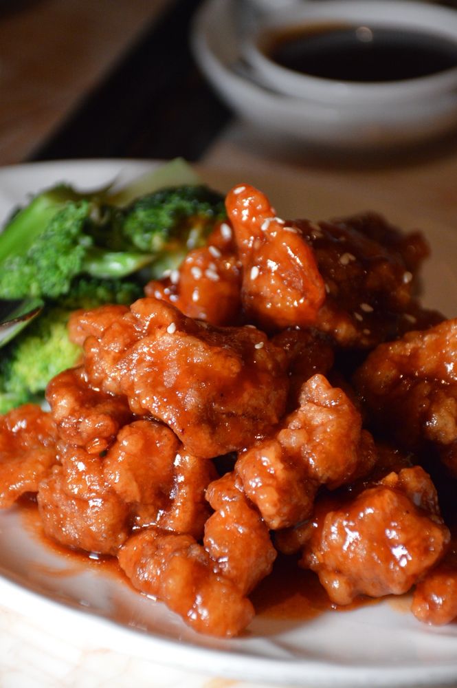 RED 8 - Updated October 2025 - 523 Photos & 176 Reviews - 1 Broadway ...