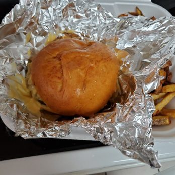 III GUYS RESTAURANT AND SPORTS BAR - Updated January 2026 - 47 Photos ...