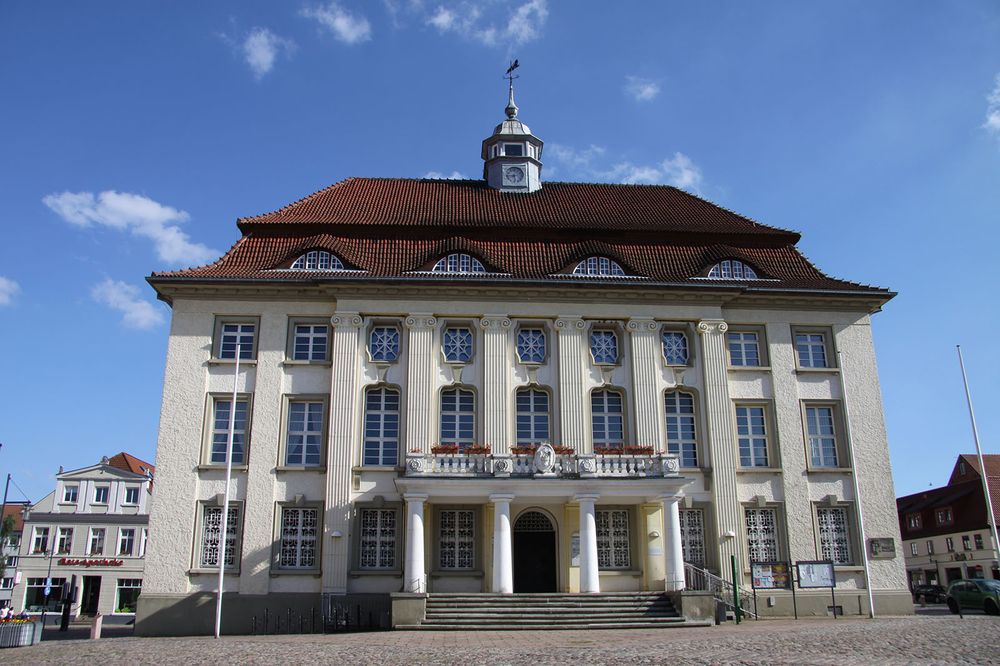 RATHAUS MALCHIN - Am Markt, Malchin, Mecklenburg-Vorpommern, Germany ...