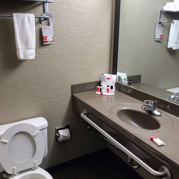 RAMADA HOTEL & CONVENTION CENTER BY WYNDHAM TOPEKA DOWNTOWN - Updated ...