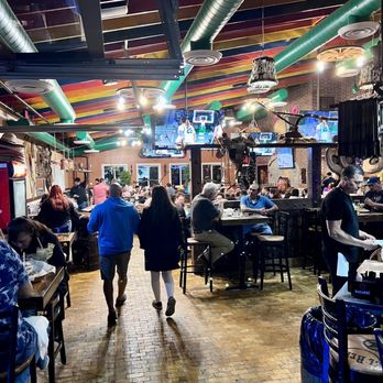 EL REFU - Updated October 2025 - 122 Photos & 93 Reviews - 17111 ...