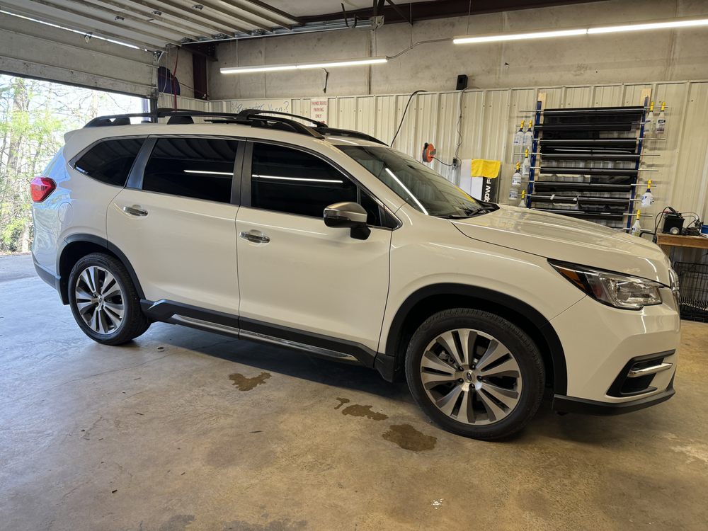 AUTO DREAMS OF BAT CAVE - Updated April 2024 - 18 Photos - 2676 Chimney ...