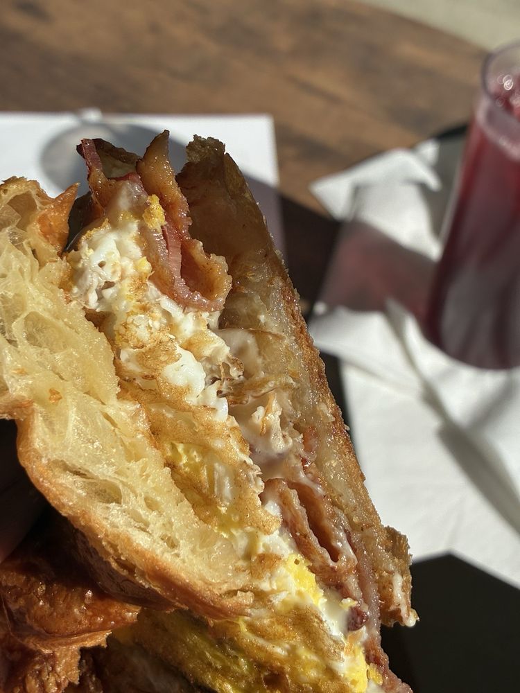 GRIFFIN LOUNGE - Updated December 2025 - 80 Photos & 22 Reviews - 108 E ...