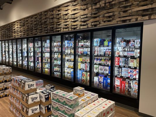 BUSTER’S LIQUORS & WINES - Updated October 2025 - 19 Photos - 5851 Poplar Ave, Memphis ...