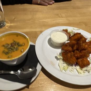 NEWPORT LANDING RESTAURANT - Updated June 2025 - 1120 Photos & 1049 ...