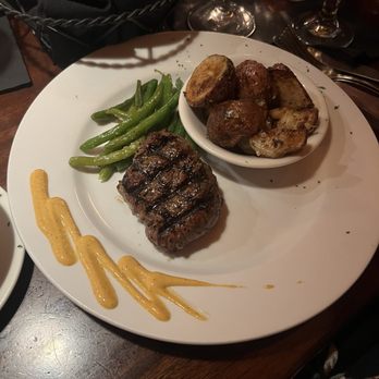 MIDDLE GROUNDS GRILL - Updated January 2025 - 519 Photos & 876 Reviews ...
