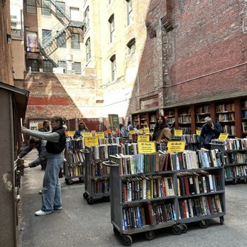 BRATTLE BOOK SHOP - Updated July 2025 - 251 Photos & 184 Reviews - 9 ...