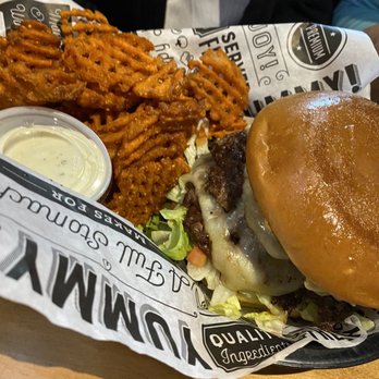 SHOTZEE’S BAR & GRILL - Updated December 2024 - 82 Photos & 78 Reviews ...