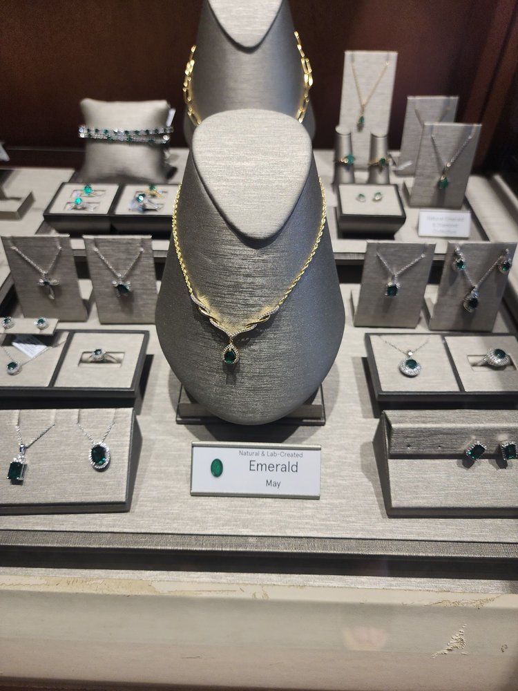 ZALES OUTLET - Updated December 2025 - 11 Photos & 25 Reviews - 715 N ...