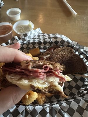 PUB 282 - Updated October 2025 - 73 Photos & 140 Reviews - 370 NE ...