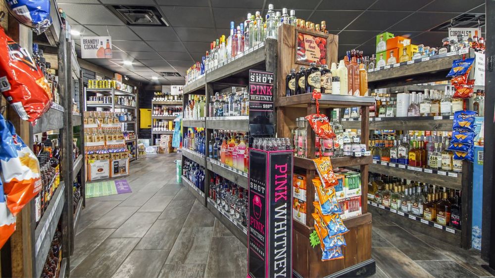 Donovan's Liquors #2, Panama City | Roadtrippers