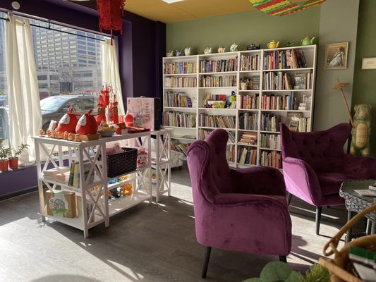 RABBIT HOLE BOOKS - Updated October 2025 - 17 Photos - 29 W 1st St, Dayton, Ohio - Used ...