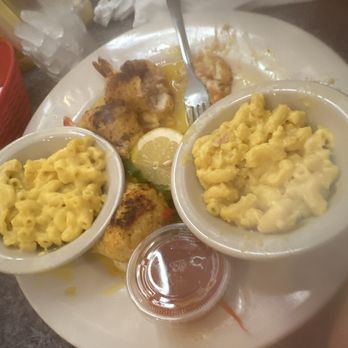 LANDMARK FAMILY RESTAURANT - Updated December 2025 - 30 Photos & 72 ...