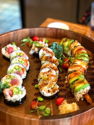 HUNGRY SUMO SUSHI BAR - 445 Photos & 258 Reviews - 2663 S Kinnickinnic ...