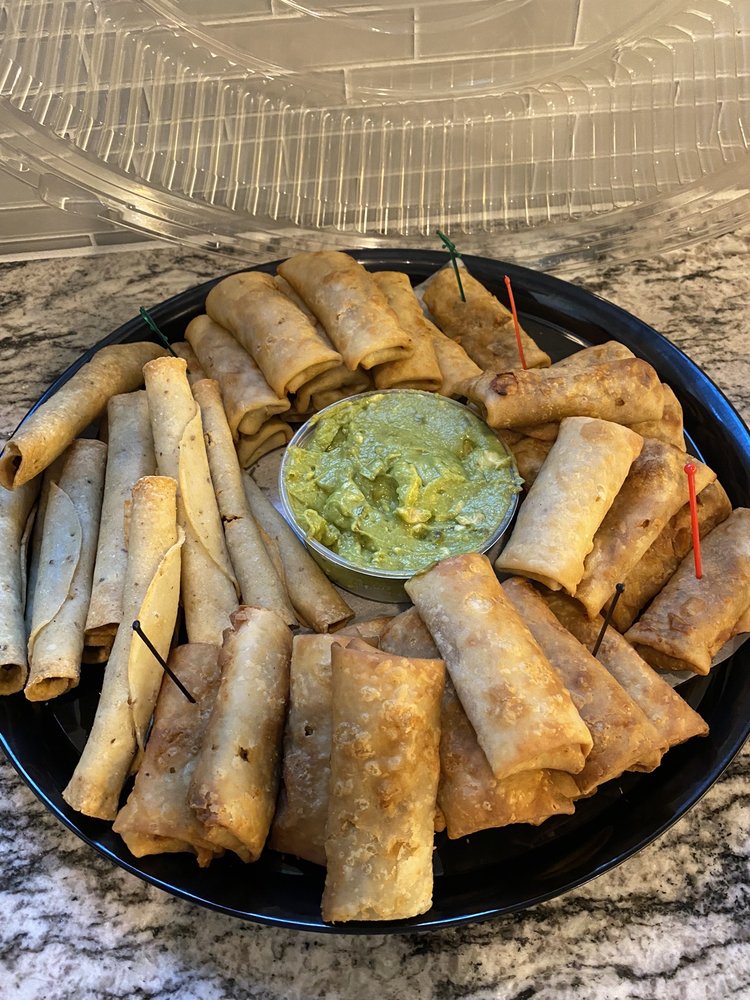 SOMEBURROS - Updated June 2024 - 193 Photos & 391 Reviews - 101 E ...