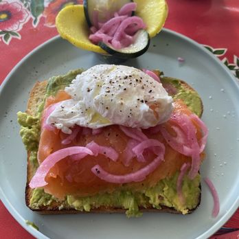 LOVELY - Updated March 2025 - 117 Photos & 103 Reviews - 111 Main St ...