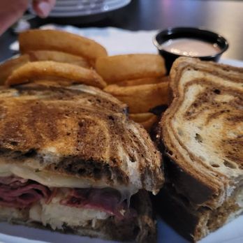 THE LOOSE WHEEL - Updated September 2024 - 181 Photos & 323 Reviews ...