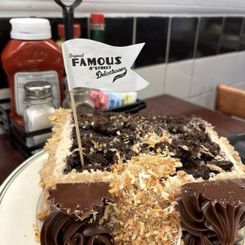 FAMOUS 4TH STREET DELICATESSEN - Updated May 2025 - 1322 Photos & 809 ...