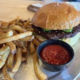 PERRYSBURGER’S - Updated August 2025 - 101 Photos & 200 Reviews - 220 ...