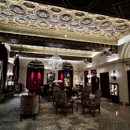 ROUND ROBIN BAR - Updated July 2025 - 230 Photos & 216 Reviews - 1401 ...