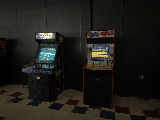 HEADLESS HORSEMAN ARCADE - Updated December 2025 - 11 Photos - 1918 S ...