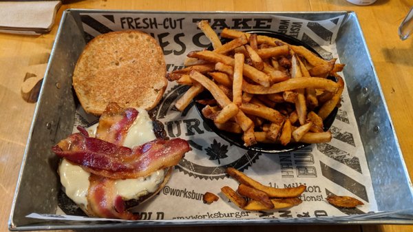 THE WORKS - 437 Photos & 251 Reviews - Burgers - 5717 Victoria Avenue ...