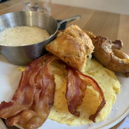 BIRDIE’S BARROOM AND KITCHEN - Updated January 2026 - 283 Photos & 143 ...