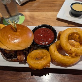 BRU BURGER BAR - FORT WAYNE - Updated December 2025 - 67 Photos & 32 ...