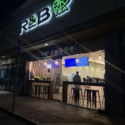R&B TEA - Updated August 2025 - 698 Photos & 450 Reviews - 9732 Garden ...