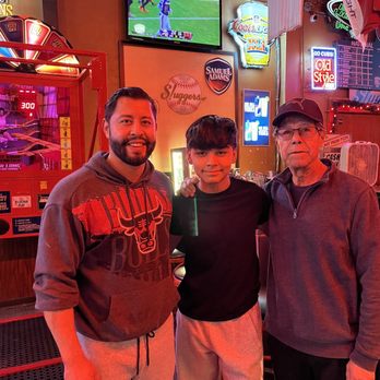 SLUGGERS WORLD CLASS SPORTS BAR - Updated June 2025 - 201 Photos & 573 ...