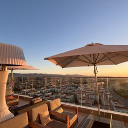 HIVE AND HONEY ROOFTOP BAR - Updated July 2025 - 1002 Photos & 868 ...