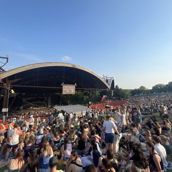 ALPINE VALLEY MUSIC THEATRE - Updated August 2025 - 73 Photos & 111 ...