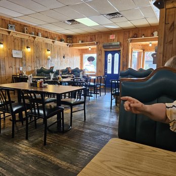 ELROY EATERY - Updated August 2025 - 15 Photos & 10 Reviews - 213 S ...