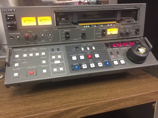 WKYT TV 27 NEWSFIRST - Updated June 2025 - 10 Photos - 2851 Winchester ...