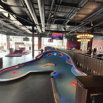 PUTTSHACK - OAKBROOK - Updated March 2025 - 467 Photos & 279 Reviews ...