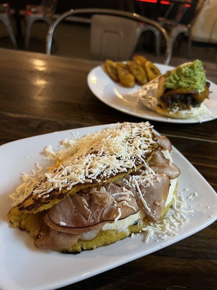 QUE CHEVERE - Updated July 2025 - 279 Photos & 159 Reviews - 142 W Main ...