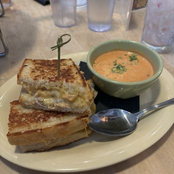 WATERSHED PUB & KITCHEN - Updated April 2025 - 308 Photos & 497 Reviews ...