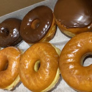 MAX’S DONUTS - 104 Photos & 27 Reviews - 350 W Geneses St, Lapeer ...