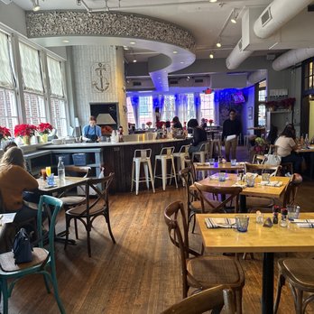 SALTINE - Updated July 2025 - 787 Photos & 542 Reviews - 622 Duling Ave ...