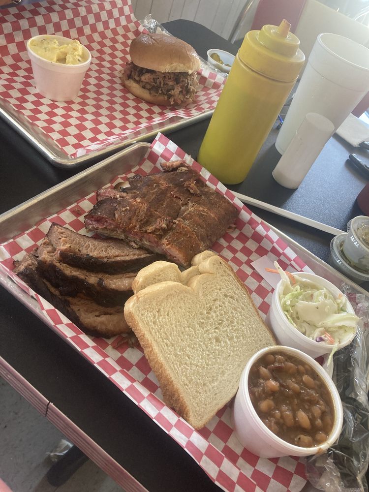 LEON’S SMOKE SHACK BBQ - Updated October 2025 - 601 S Sheridan Rd ...